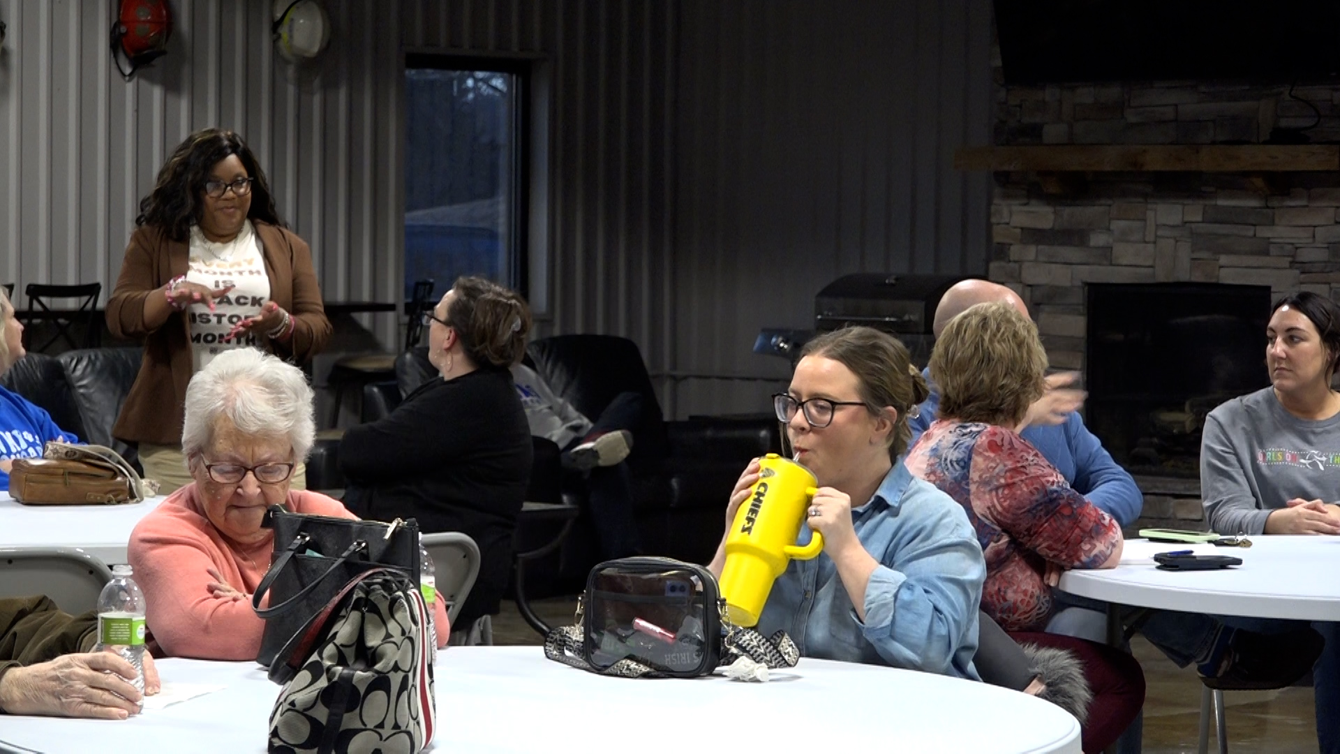 Community groups host forum for School Board candidates - KQ2 | St ...