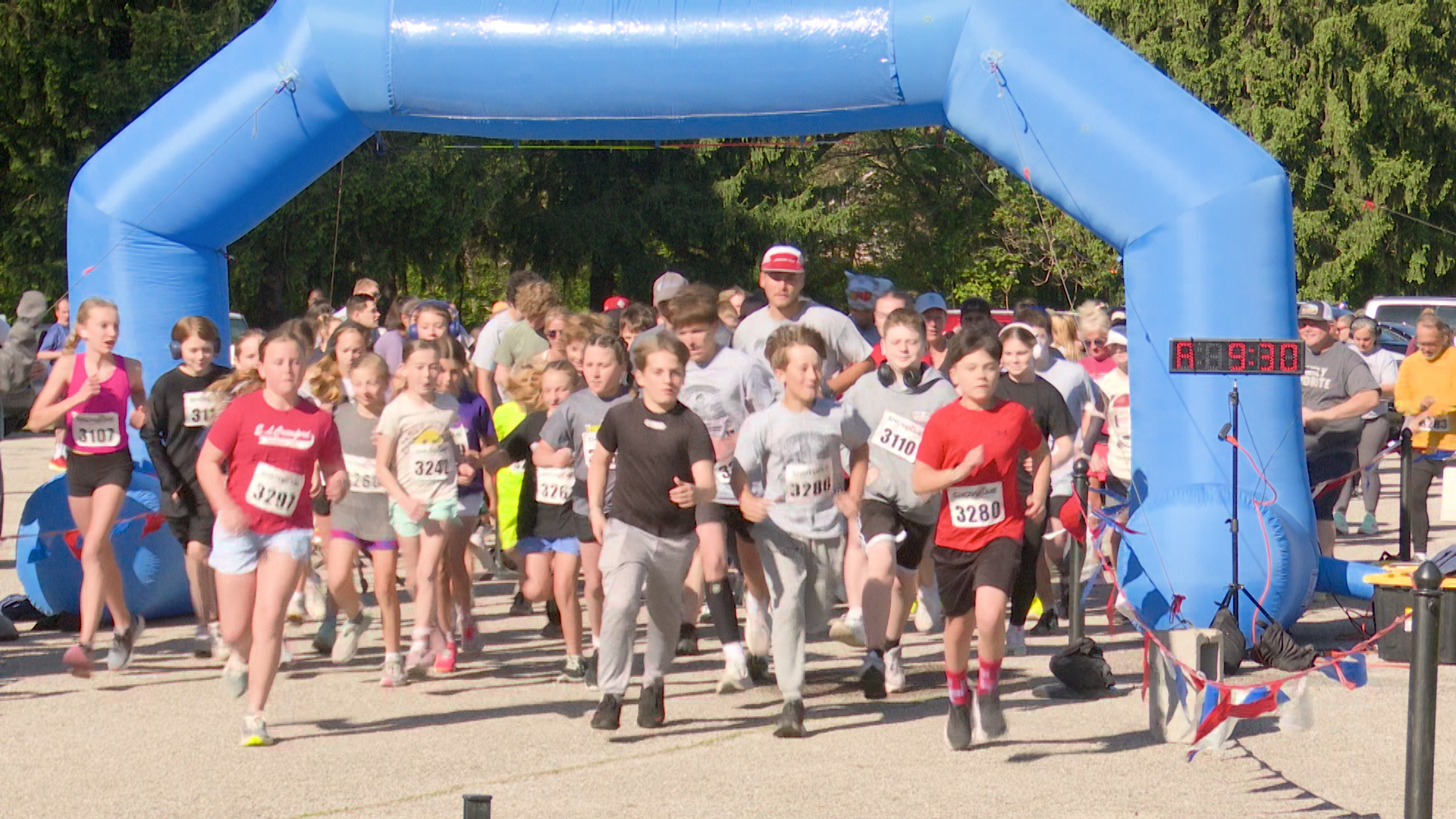 15th annual Husky 5K Run raises thousands for Helen Davis School's ...